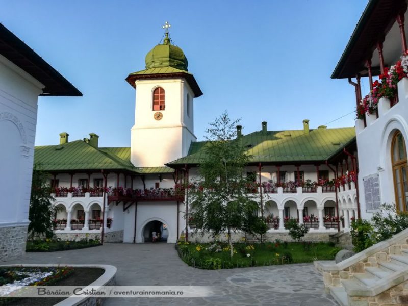 Manastiri din Romania, Statiuni si orase - Aventura in Romania